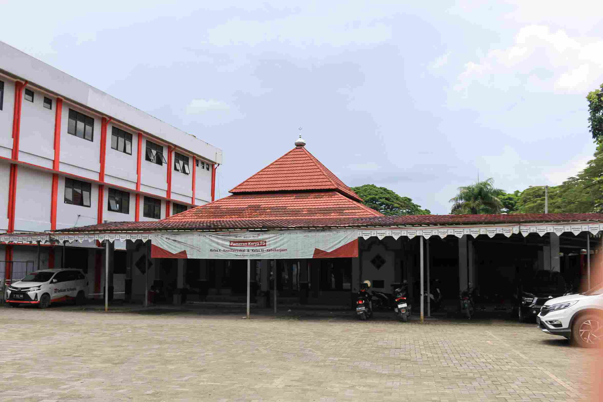 Fasilitas - SMK Telkom Bandung